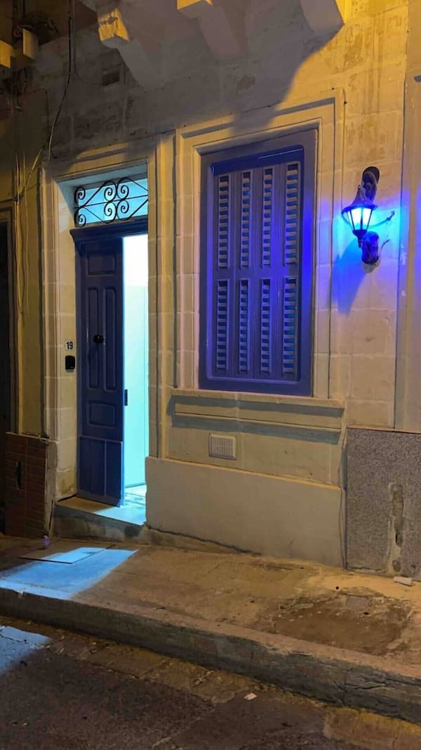 Rare Find. Charming Traditional Maltese House Right In The ️ Of The 3 Cities - Aeropuerto de Malta (MLA)
