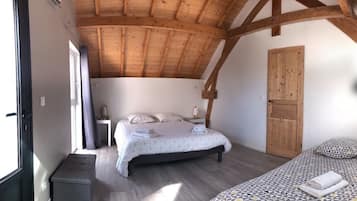 Quarto Familiar, 2 quartos | 2 quartos, Wi-fi grátis, roupa de cama fornecida