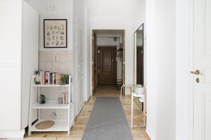 Apartamento Superior | Sala de estar | Televisor de 36 polegadas com canais por cabo 