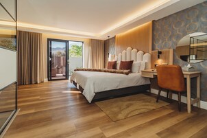 Quarto Duplo Deluxe | Roupa de alta qualidade, minibar, cofre com capacidade para portátil 