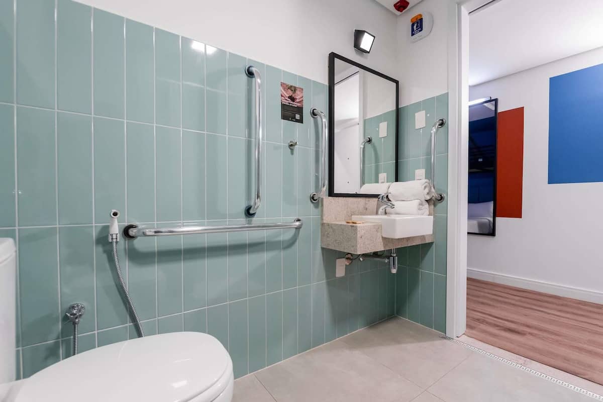 Apartamento Standard (Adapted) | Com decoração personalizada, com mobília individualizada, secretária