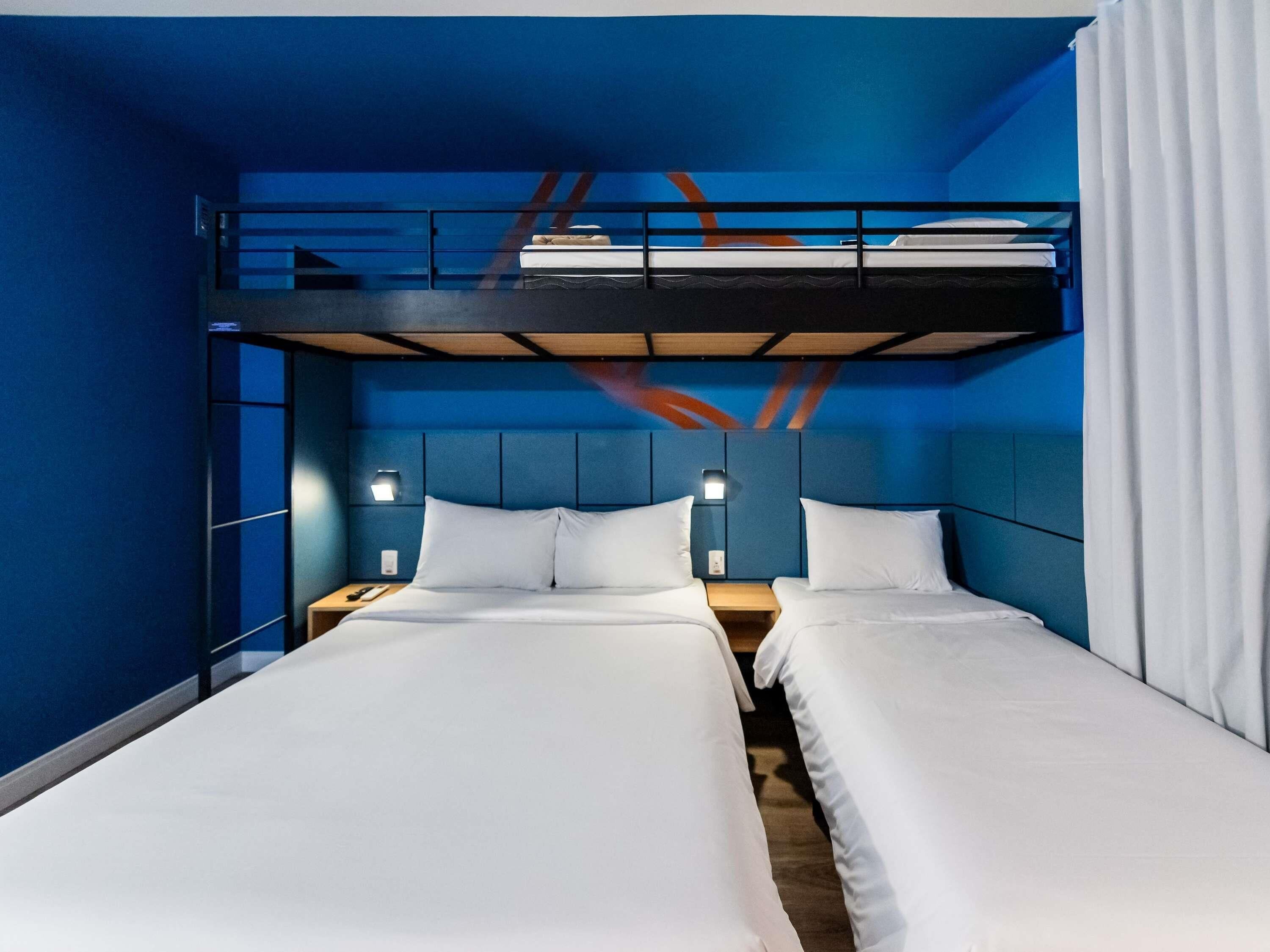 Apartamento Familiar, várias camas | Com decoração personalizada, com mobília individualizada, secretária 