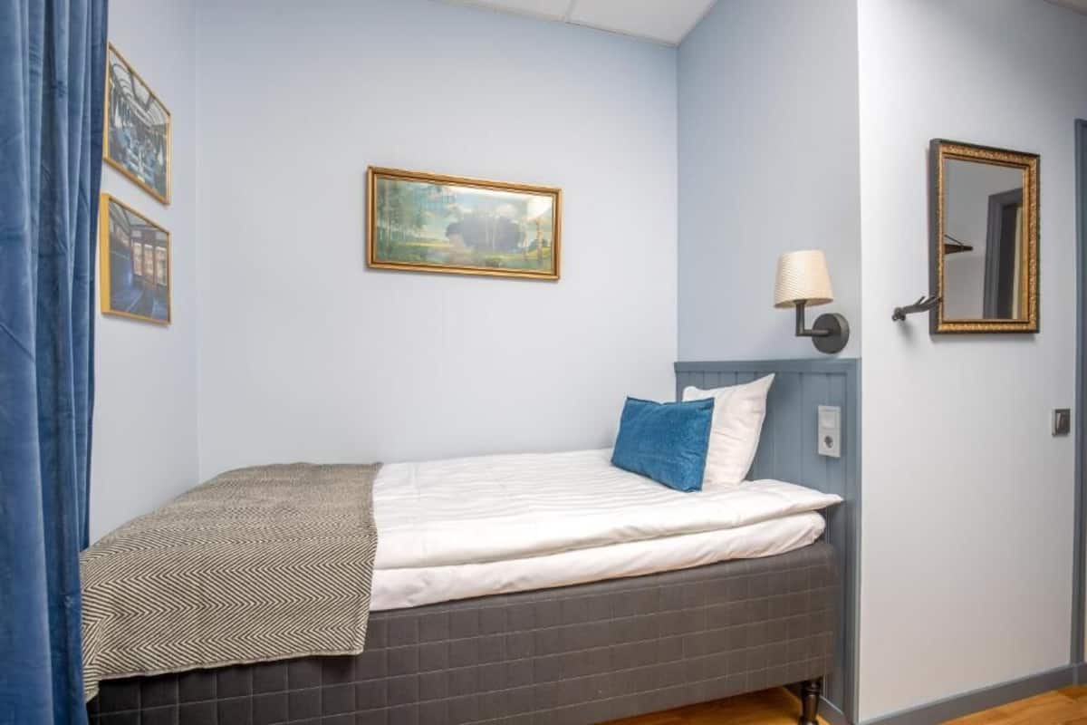 Quarto Individual Comfort | Roupa hipoalergénica, secretária, ferro/tábua de engomar, Wi-fi grátis 