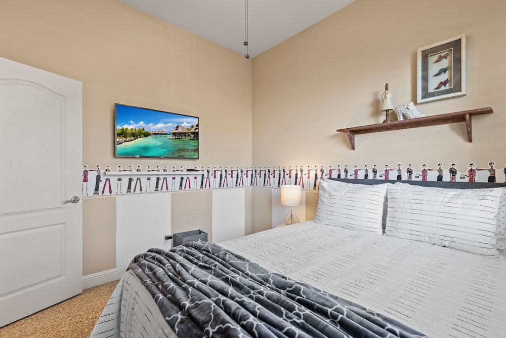 Elegant And Spacious Luxury Folsom Home, 3 Bd/2ba - Folsom, CA