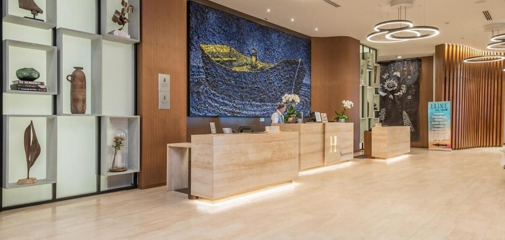 Beautiful Beachfront Penthouse - Hollywood, FL