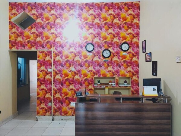 Hotel Twenty One - Lahore