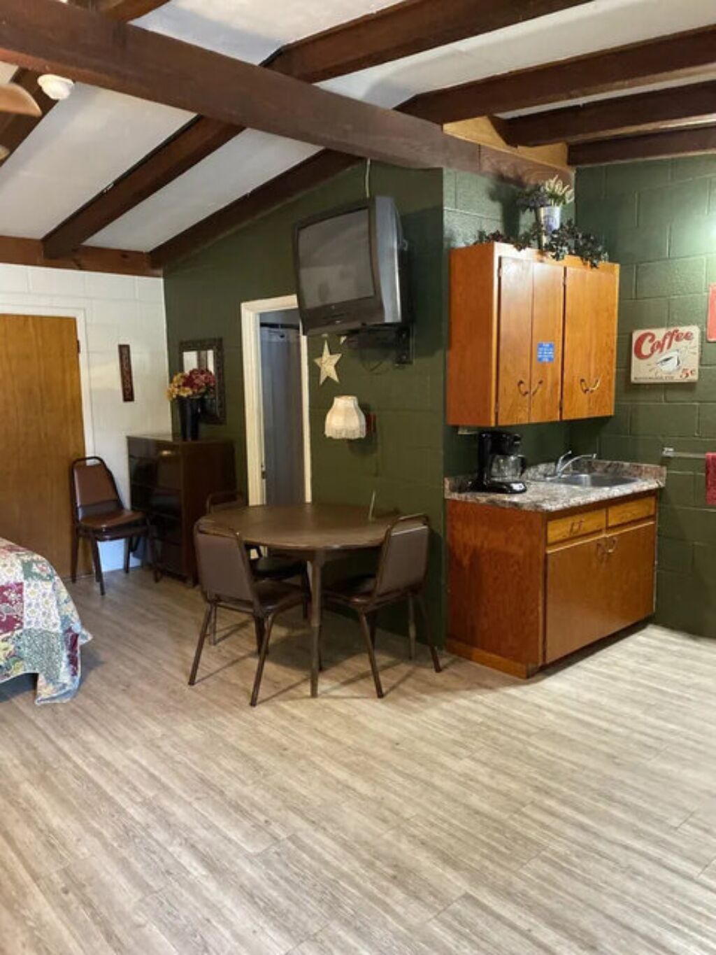 Cabin 7 - Cabin Next To The Lodge - Kingsland, TX
