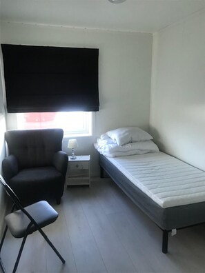 6 quartos, ferros/tábuas de passar roupa, Wi-Fi de cortesia
