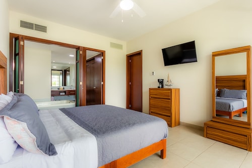 Mayan Lakes View 4-204 | Club De Playa Privado! - Acapulco