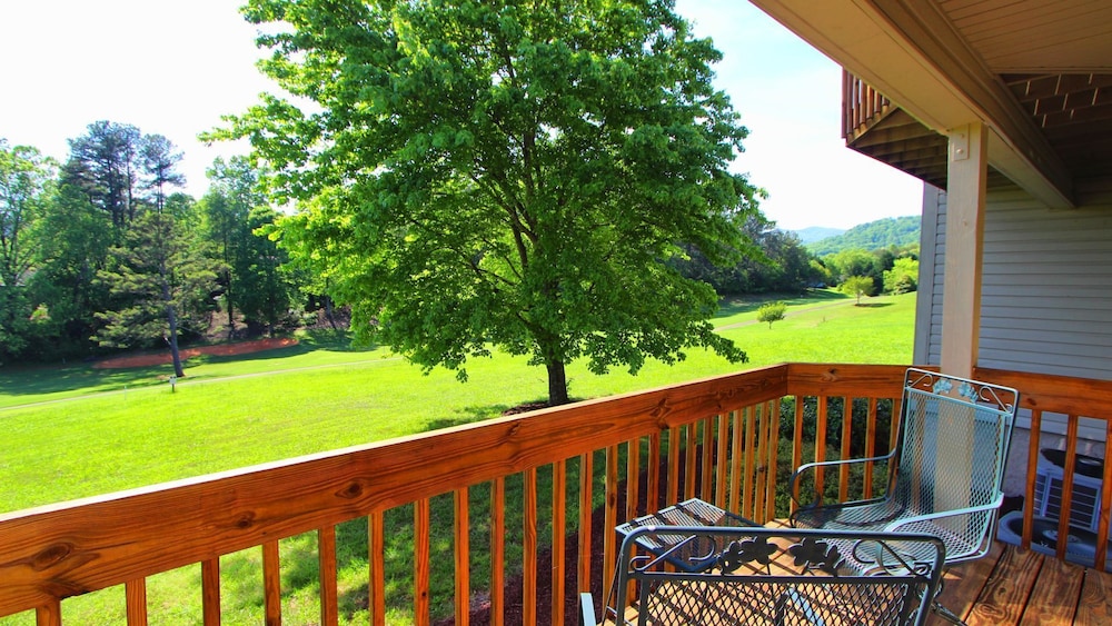 Fairways Of The Mountains - North Carolina