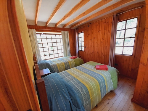 Mountain Cabin With Hot Tub, 8 Min. Hot Springs And Ski Center - Chile