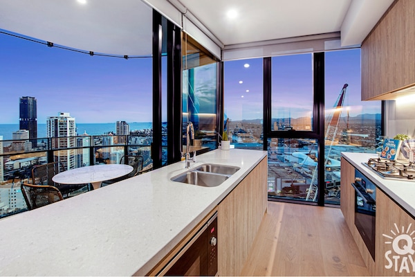 Apartamento, 3 quartos | Cozinha privada | Um frigorífico/congelador grande, um micro-ondas, um forno