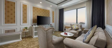 Quarto premium | Roupas de cama premium, cofres nos quartos, escrivaninha