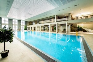 2 piscinas interiores 