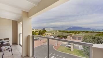 Apartamento (2 Bedrooms) | Sacada