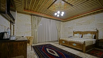 Quarto triplo família | Frigobar, ferros/tábuas de passar roupa, Wi-Fi de cortesia
