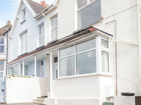 Gwylan Apartment - Tenby