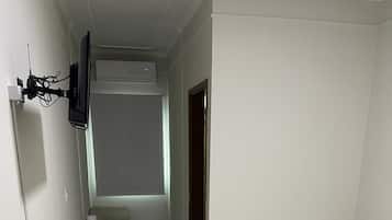 Quarto Económico | Wi-fi grátis, roupa de cama fornecida