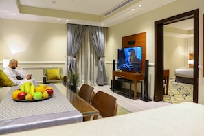 Suite Elite | Sala de estar | Smart TV de 50 polegadas com canais por cabo, televisor 