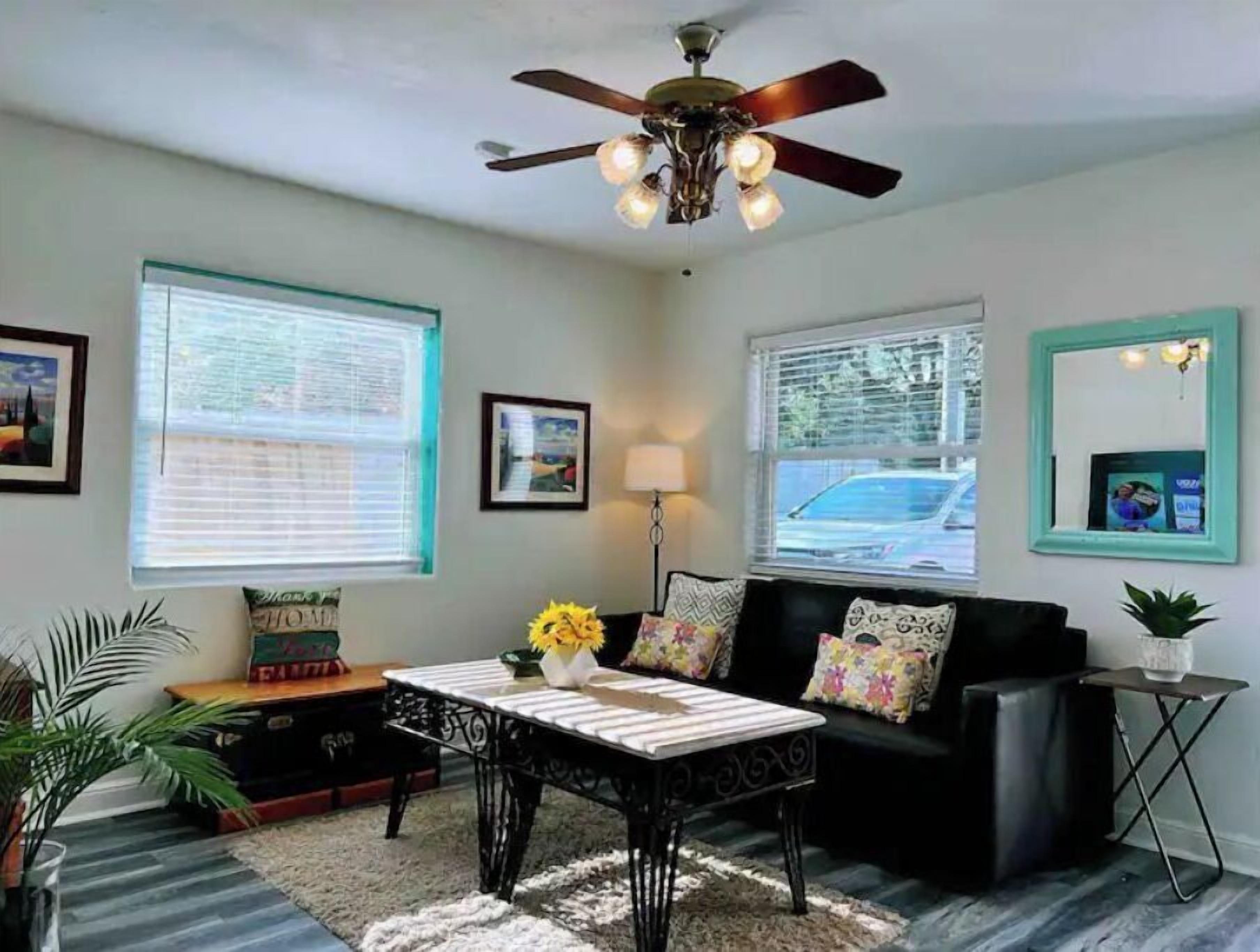 Beautiful 1 Bedroom/free Parking/pet Friendly - Jacksonville, FL