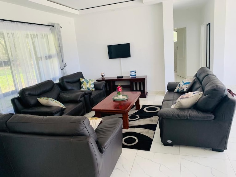 Delightful Holiday Home In The Misty Mountains - Harare