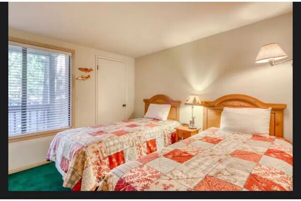 4 Bedroom Cabin In The Woods - Mammoth Lakes, CA