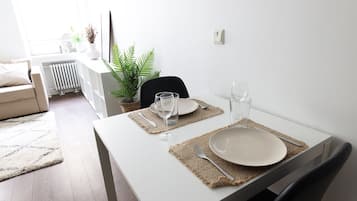 Apartamento urbano | Área de estar | TV 36 polegadas com canais a cabo