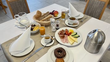Pequeno-almoço tipo buffet diário incluído