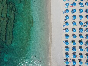 Praia particular, areia branca