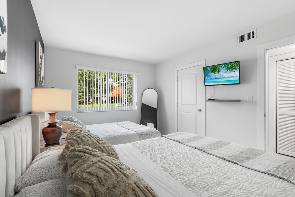 Riversidemoon 2: Pompano Beach Retreat - Pompano Beach, FL