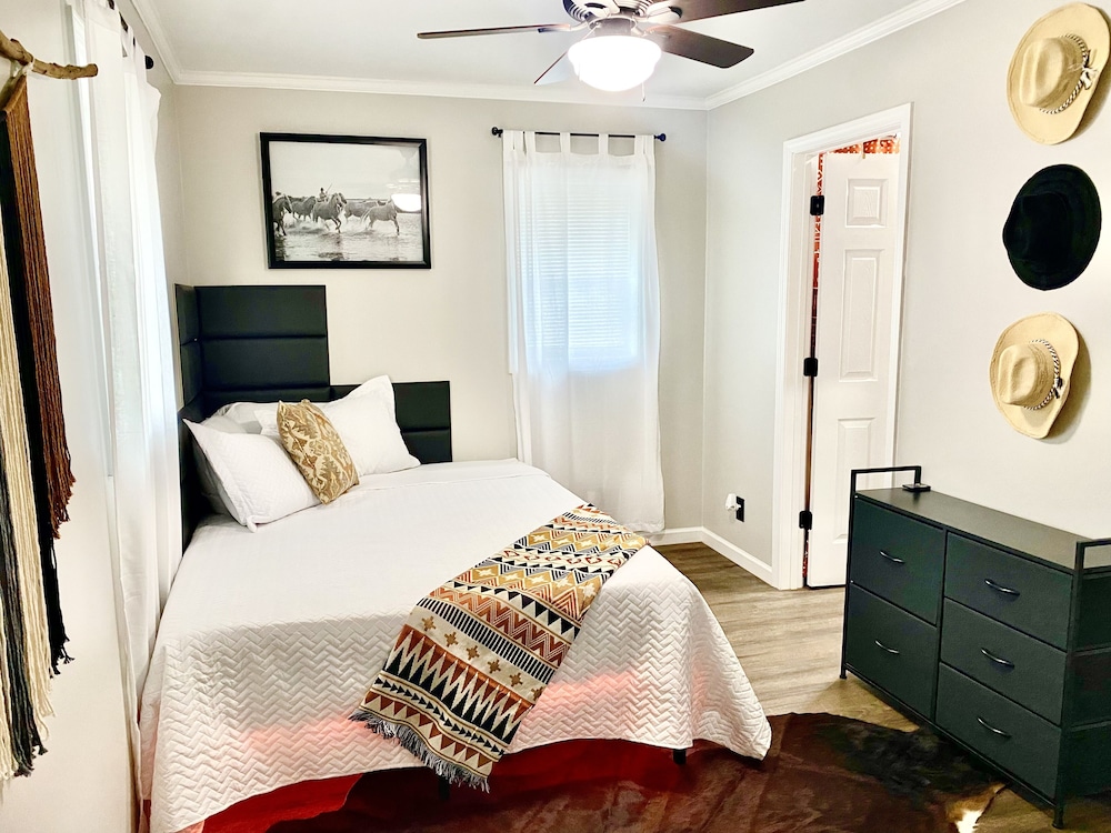Downton Westrn Condo/50 Tv~250mb Wifi/30%extend Stay Discount - Clarksville, TN