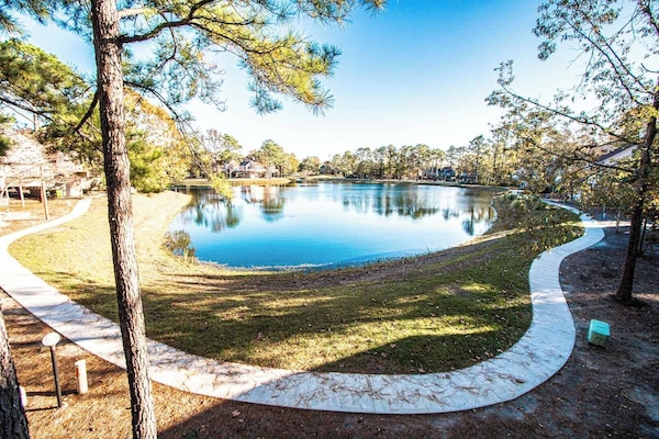 Casa de Férias Deluxe, 2 quartos, varanda | Vista para o lago