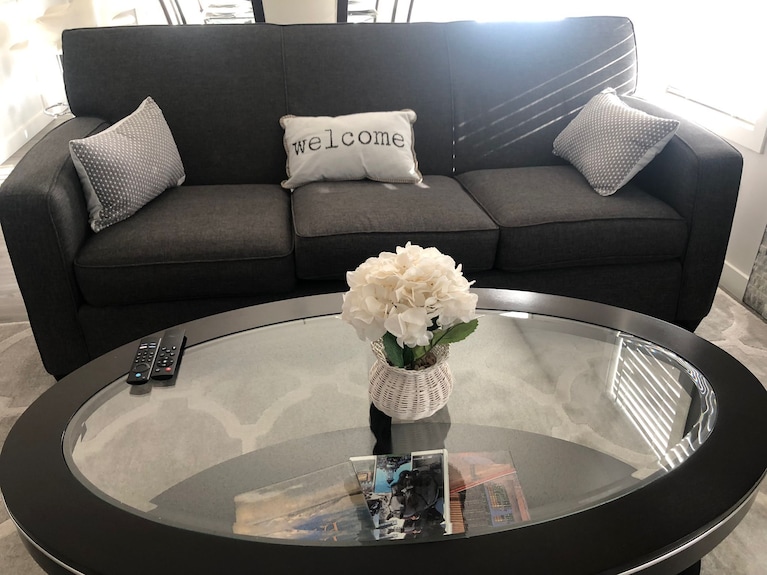 Stunning 3 Bedrooms House With Ac Near Spruce Meadows. - Alberta