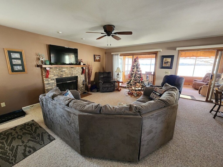 No Steps To The Lake/sandy Beach/hot Tub/fireplace/amazing Sunsets - Wisconsin