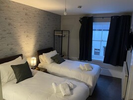 Quarto Twin Clássico | Roupa de alta qualidade, roupa de cama fornecida 