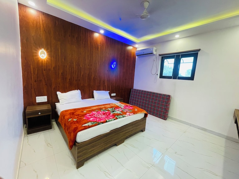 The Private Farmhouse For Parties - Manesar