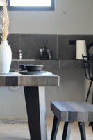 Casa família, 2 quartos | Cozinha privada | Cafeteira/chaleira, toalhas de papel