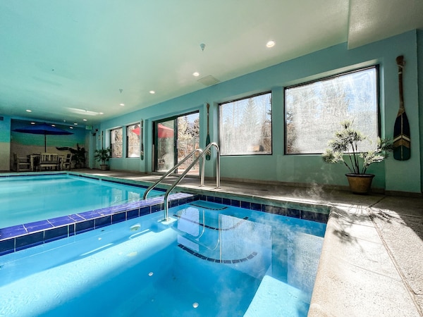 Cozy Mountain Suitehot Tub\/pool\/gym\/mins To Lift - Keystone, CO