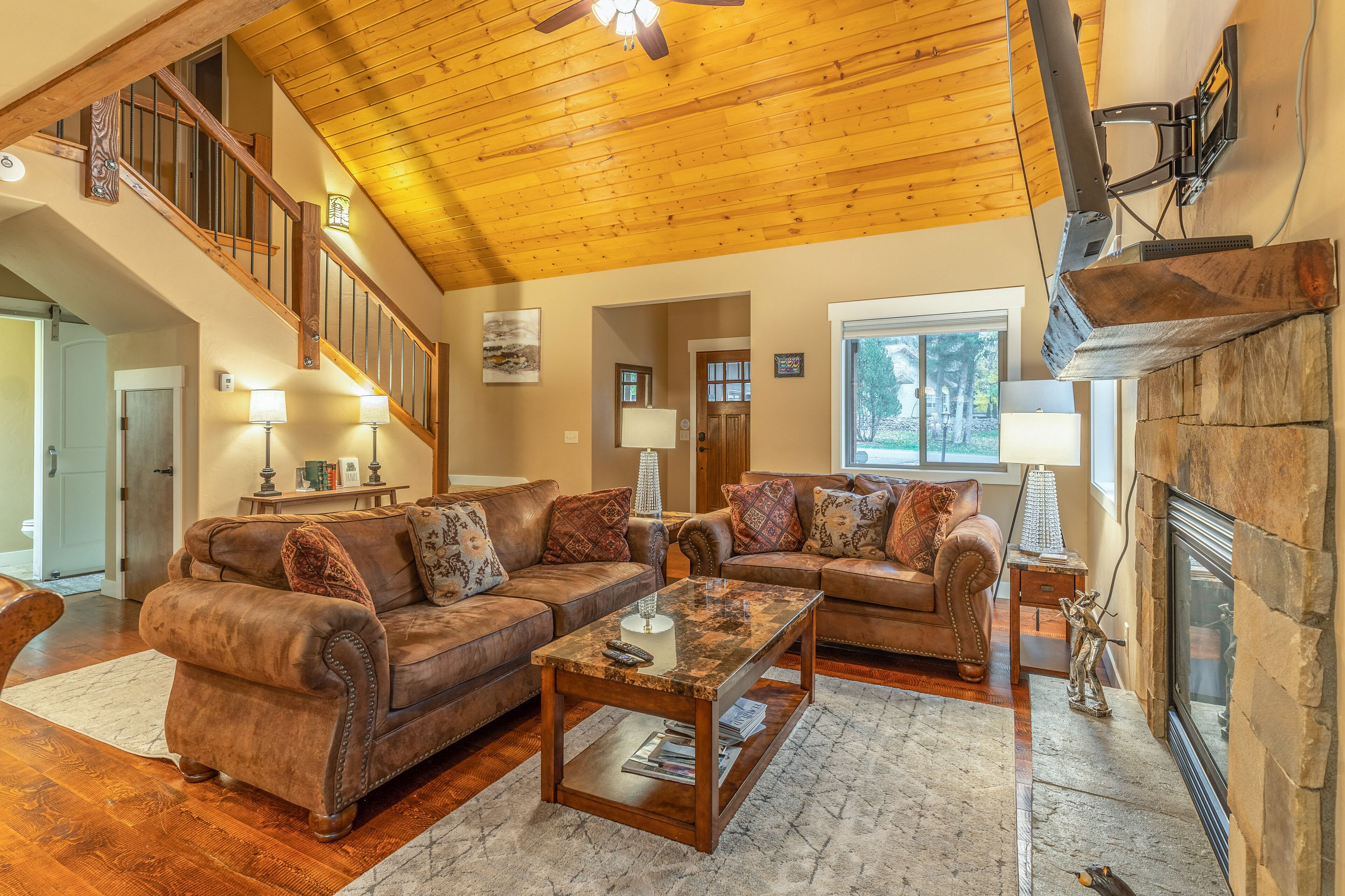 Golf Resort Home With Fairway Views, Hot Tub, Sauna, Covered Deck, & Grill - Columbia Falls, MT