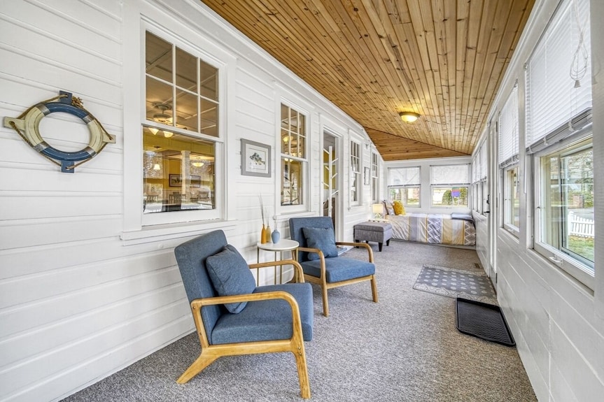 Charming Getaway Walking Distance To Downtown - Saugatuck, MI