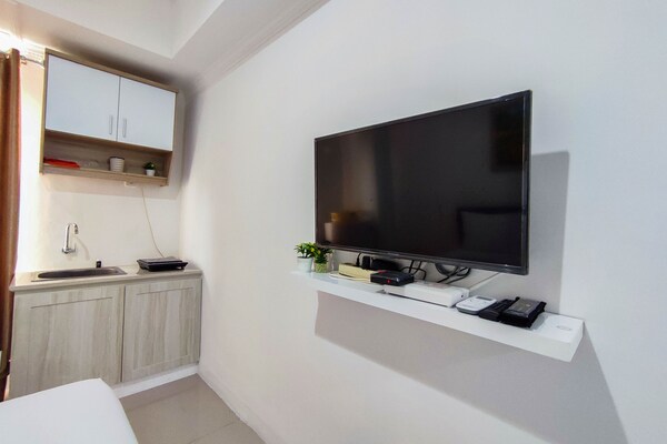 Comfort And Well Design Studio At Paltrow City Apartment - Semarang