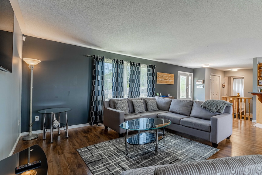 Lakeview Cottage Near Pigeon Lake - Kawartha Lakes