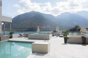 2 piscinas externas