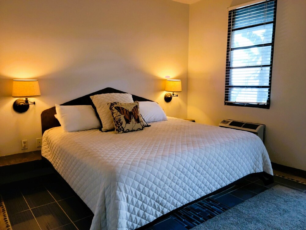 Stunning 8 Bedroom Estate with 2 Hot Tubs, Pool and Daily Maid Service ...