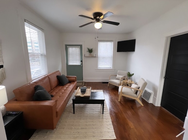 Charming Home Next To Hospital - Calypso, Sandusky