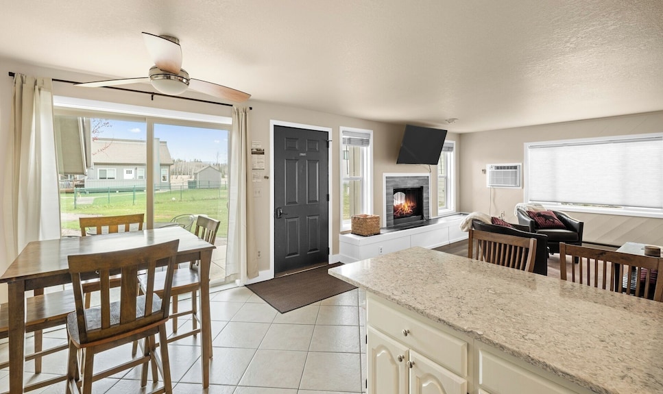 Whitefish Bliss - Two Bedroom Condo, Sleeps 6 - Montana