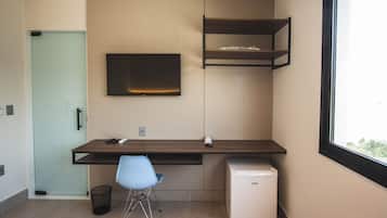 Quarto Duplo Standard | Secretária adequada para computadores portáteis, Wi-fi grátis