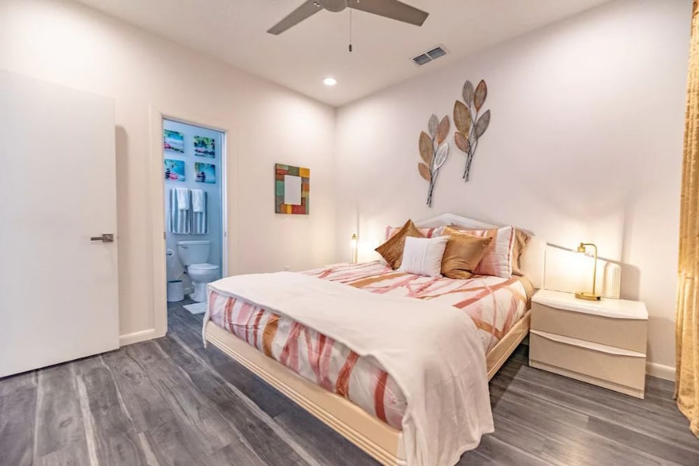 Elegant And Cozy Townhouse - McAllen, TX