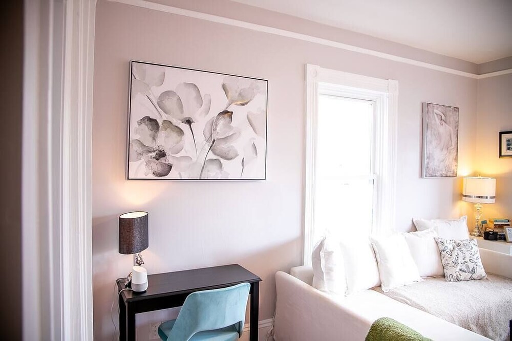 ️Beautiful Cheerful Private Room In A Cozy Condo️ - Rhode Island