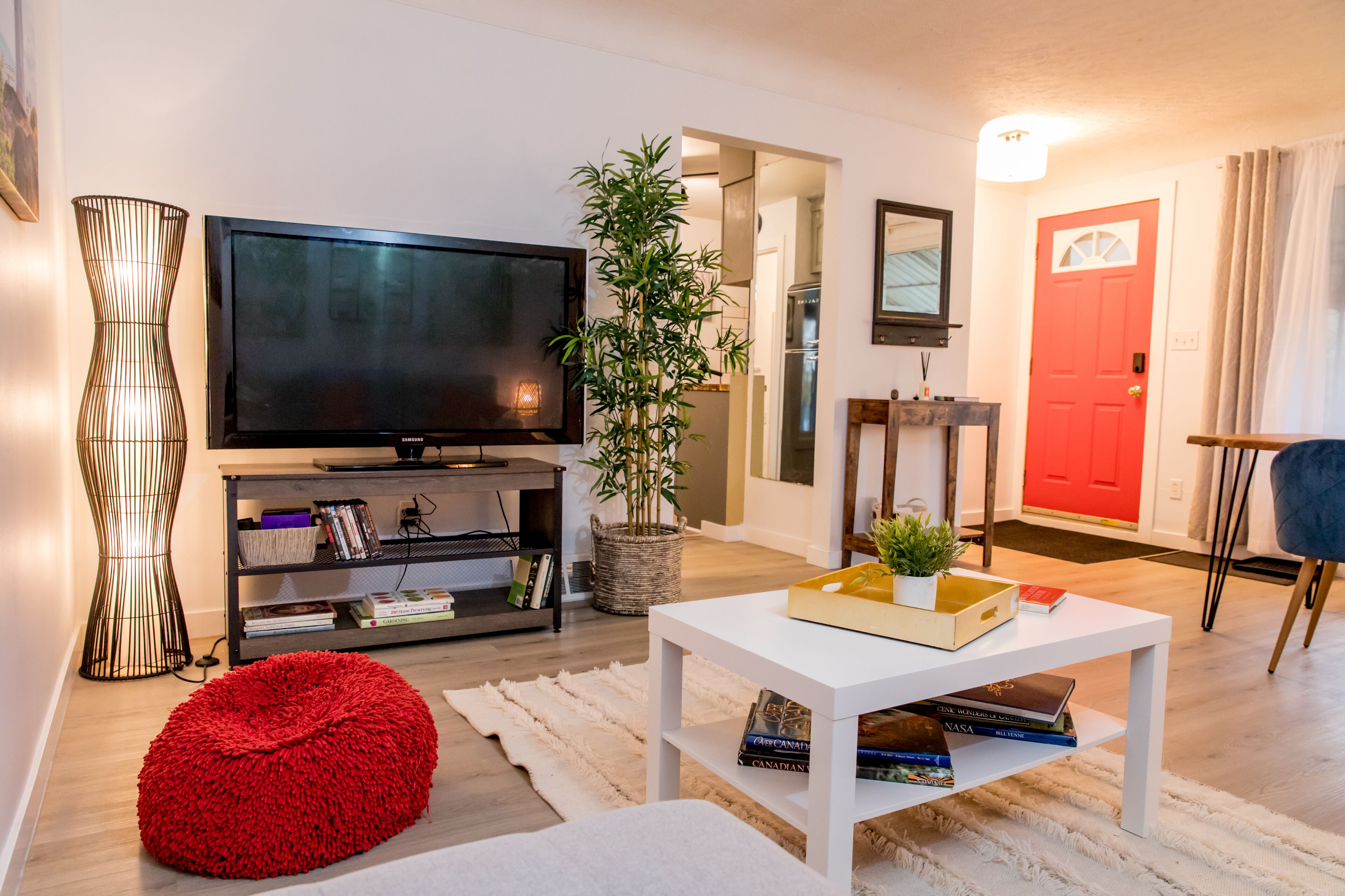 Modern/retro Cozy Home In The Minnow Lake Area - Greater Sudbury